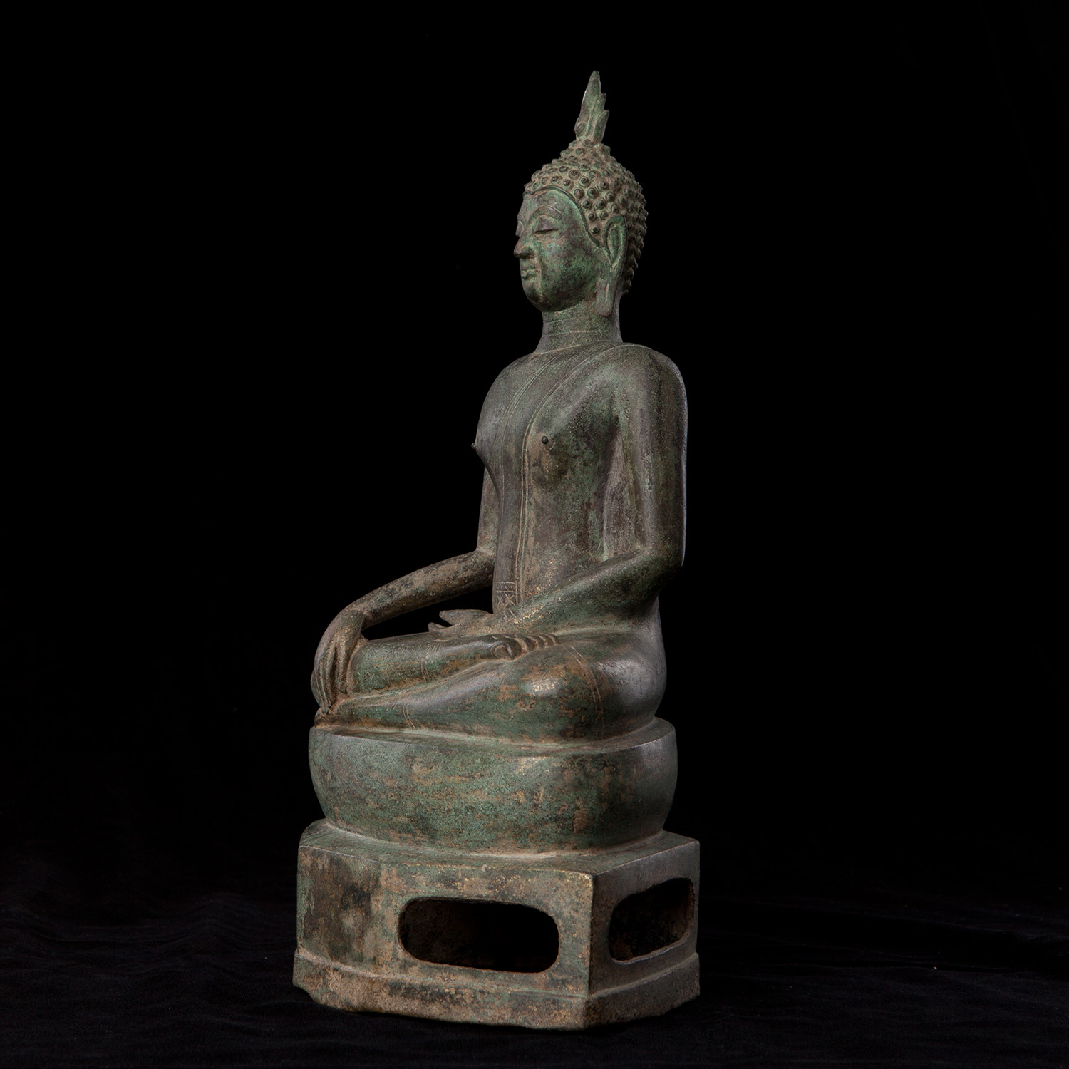 Antique & Vintage Buddhas Statues, Large Wooden Buddha Statues - The ...