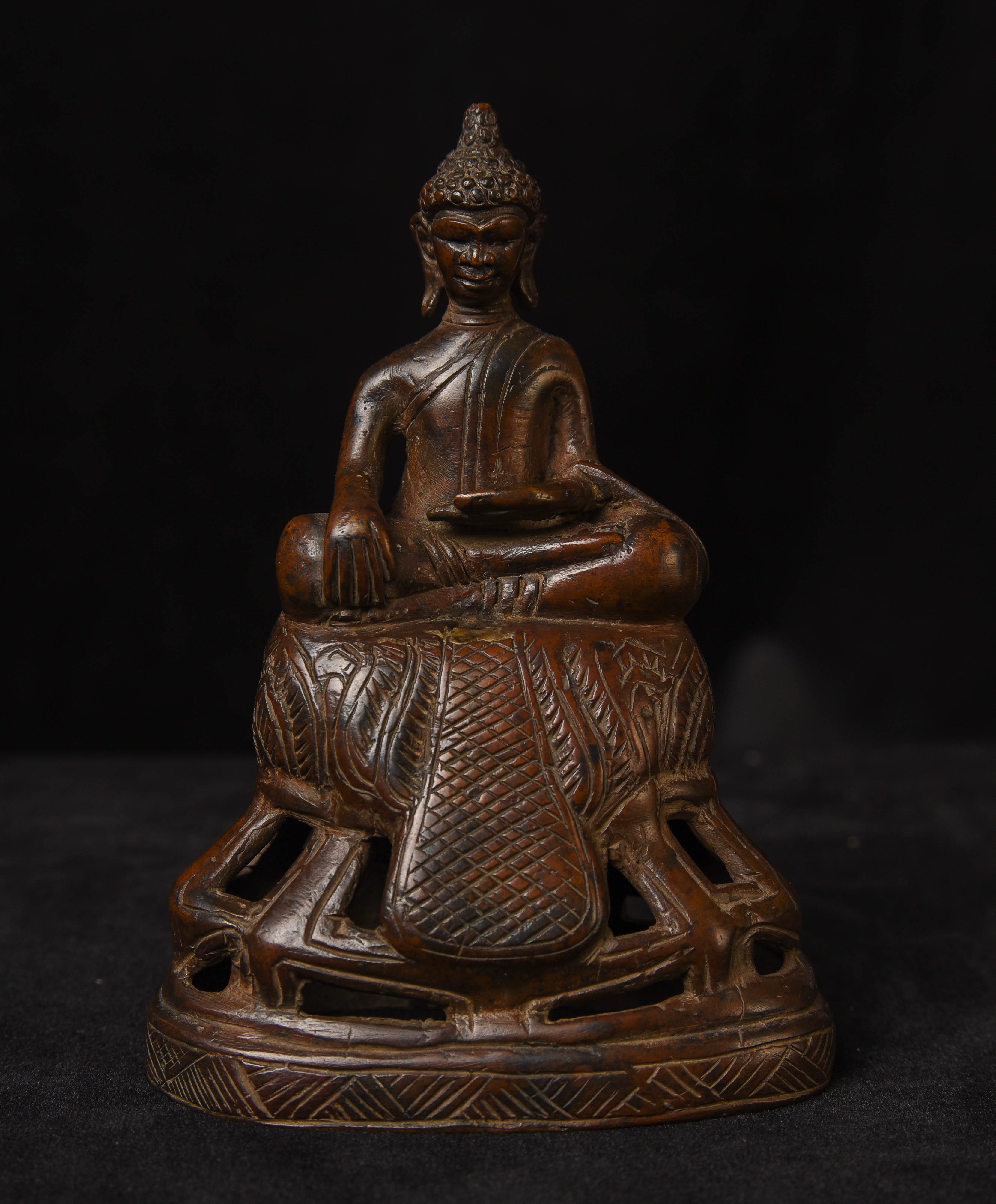 Antique & Vintage Buddhas Statues, Large Wooden Buddha Statues - The ...